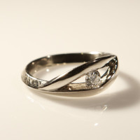 Giocando con la geometria creo un anello ritorto triangolare.Anelli ...